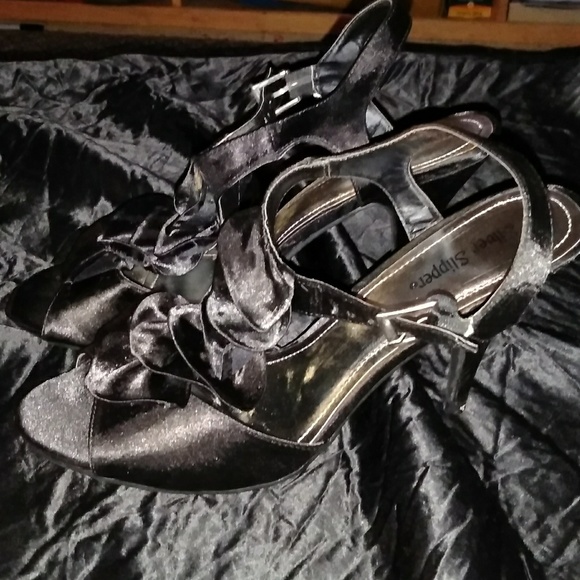 Shoes | Gorgeous Black Satin Heels With Ribbon Design | Poshmark